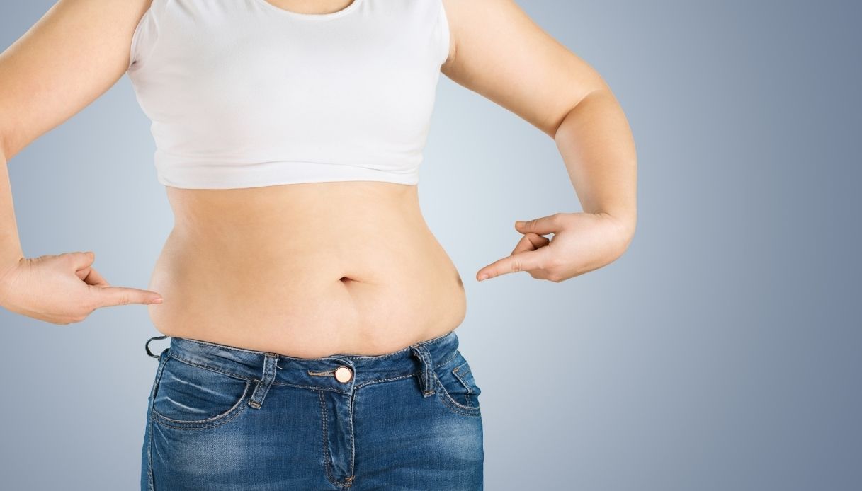 Grasso addominale: cos'è, cause, rischi e come eliminarlo